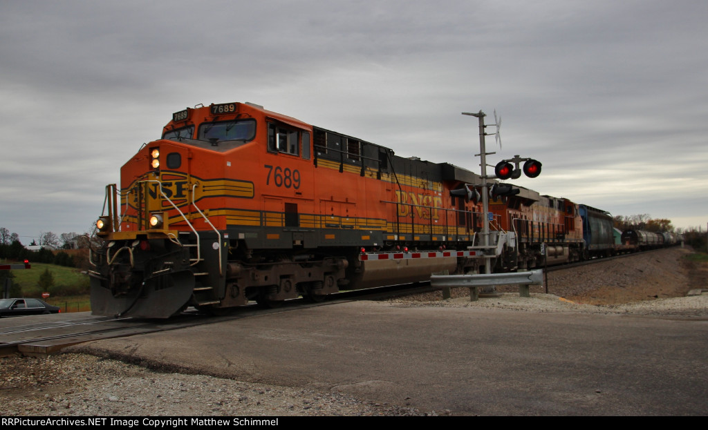 BNSF 7689